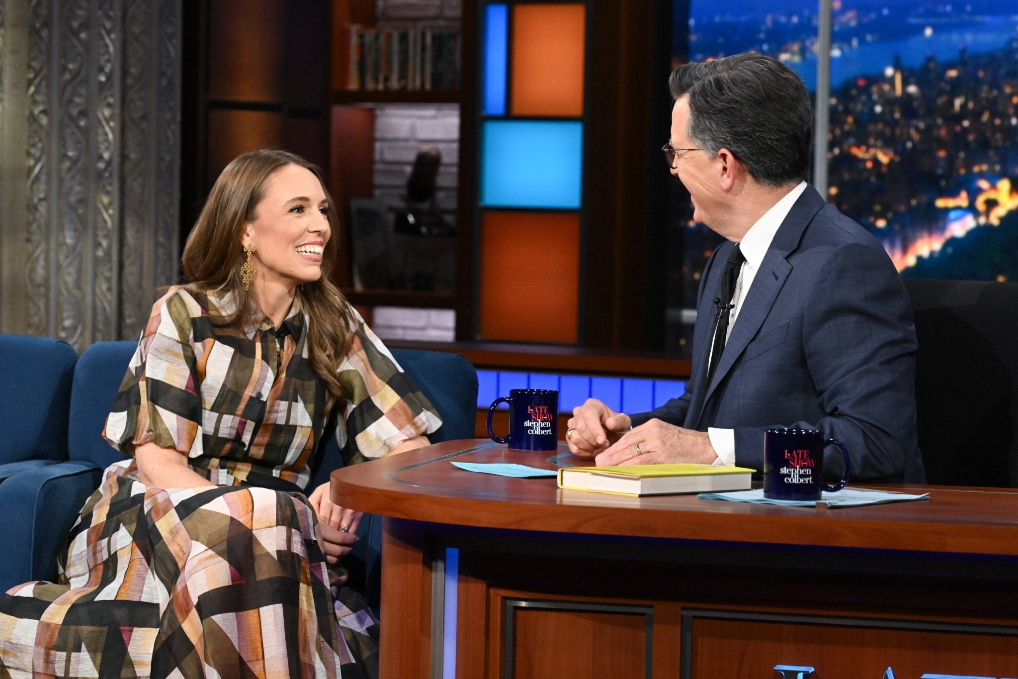 The Late Show with Stephen Colbert Official Mug – Paramount Shop